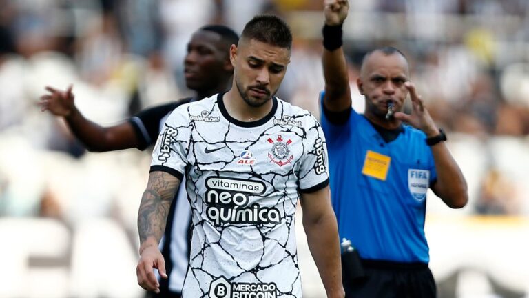 Conheça João Pedro, lateral que está no radar do Grêmio Conheça João Pedro, lateral que está no radar do Grêmio