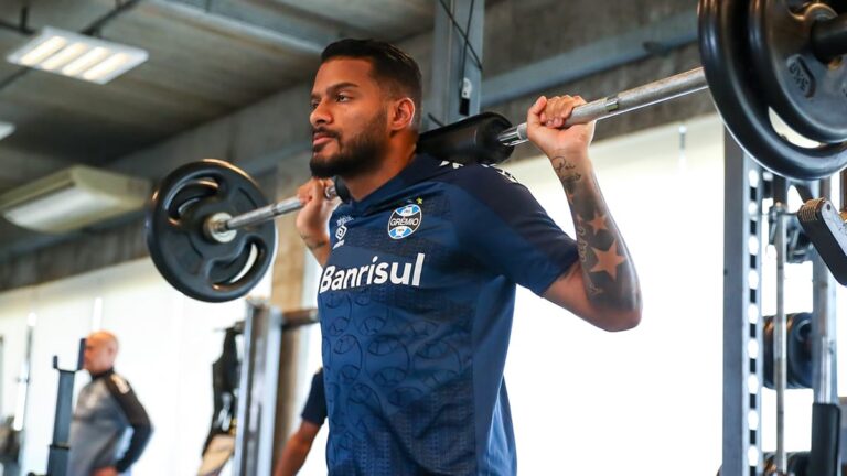 Reinaldo se mostra orgulhoso e promete "dar a vida" pelo Grêmio em campo